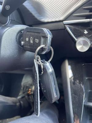 Oranžs Peugeot 2008 2021 Tauragė, ar dzinēja tilpumu 1.20 L un nobraukumu 82 tūkst. km par 6900 €, foto 14 vietnē AUTOMOTO.COM.LV