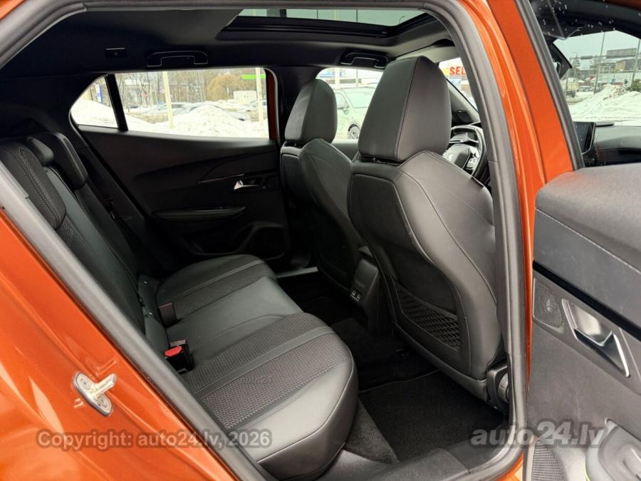Oranžs Peugeot 2008 2020 Tallina, ar dzinēja tilpumu 1.20 L un nobraukumu 111 tūkst. km par 14900 €, foto 5 vietnē AUTOMOTO.COM.LV