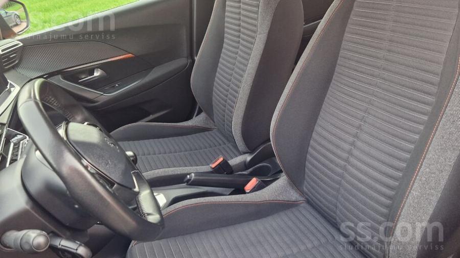 Orange Peugeot 2008 2020 in Jelgava, with an engine capacity of 1.20 L and mileage of 100 thousand km for 11250 €, photo 19 on AUTOMOTO.COM.LV