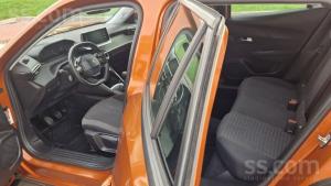 Orange Peugeot 2008 2020 in Jelgava, with an engine capacity of 1.20 L and mileage of 100 thousand km for 11250 €, photo 20 on AUTOMOTO.COM.LV