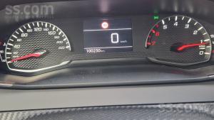 Orange Peugeot 2008 2020 in Jelgava, with an engine capacity of 1.20 L and mileage of 100 thousand km for 11250 €, photo 36 on AUTOMOTO.COM.LV