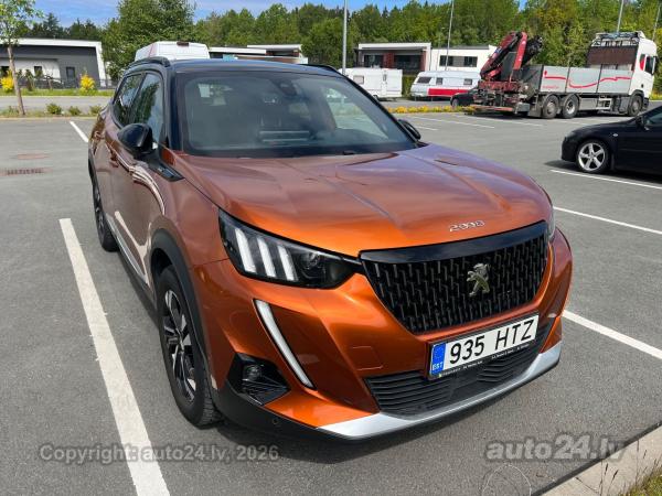 Oranžs Peugeot 2008 2021 Tallina, ar dzinēja tilpumu 1.50 L un nobraukumu 137 tūkst. km par 16500 €, foto 2 vietnē AUTOMOTO.COM.LV