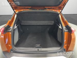 Orange Peugeot 2008 2021 in Riga, with an engine capacity of 1.50 L and mileage of 102 thousand km for 13990 €, photo 18 on AUTOMOTO.COM.LV
