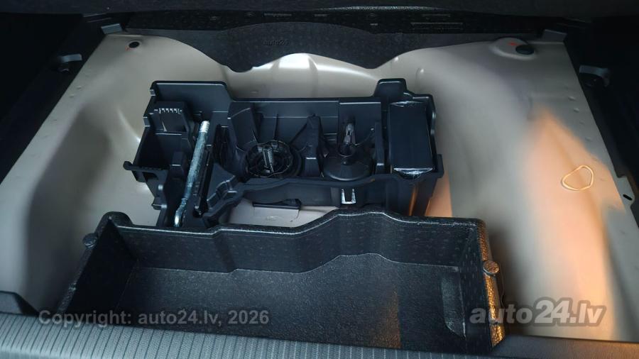 Oranžs Peugeot 2008 2021 Tallina, ar dzinēja tilpumu 1.50 L un nobraukumu 117 tūkst. km par 15700 €, foto 12 vietnē AUTOMOTO.COM.LV