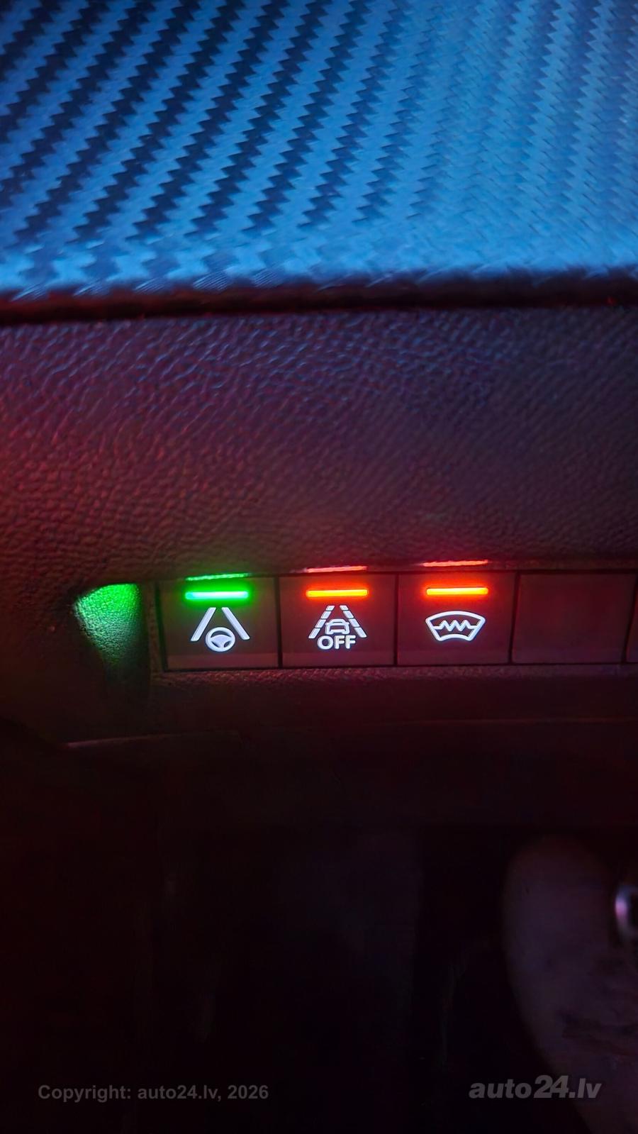 Oranžs Peugeot 2008 2021 Tallina, ar dzinēja tilpumu 1.50 L un nobraukumu 117 tūkst. km par 15700 €, foto 19 vietnē AUTOMOTO.COM.LV