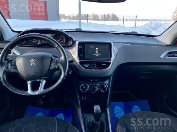 Red Peugeot 2008 2015 in Talsi, with an engine capacity of 1.60 L and mileage of 0 thousand km for 4999 €, photo 10 on AUTOMOTO.COM.LV