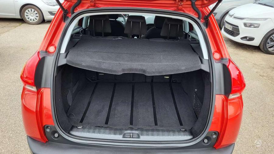 Sarkans Peugeot 2008 2015 Tauragė, ar dzinēja tilpumu 1.56 L un nobraukumu 200 tūkst. km par 4900 €, foto 13 vietnē AUTOMOTO.COM.LV