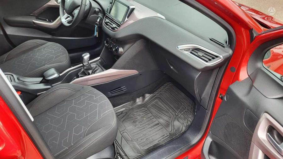 Sarkans Peugeot 2008 2015 Tauragė, ar dzinēja tilpumu 1.56 L un nobraukumu 200 tūkst. km par 4900 €, foto 15 vietnē AUTOMOTO.COM.LV