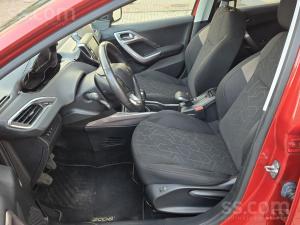 Red Peugeot 2008 2016 in Kuldiga, with an engine capacity of 1.20 L and mileage of 131 thousand km for 6800 €, photo 7 on AUTOMOTO.COM.LV