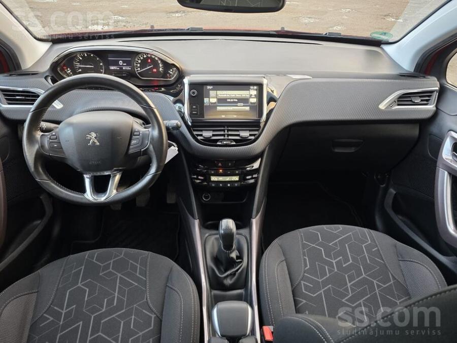 Red Peugeot 2008 2016 in Kuldiga, with an engine capacity of 1.20 L and mileage of 131 thousand km for 6800 €, photo 10 on AUTOMOTO.COM.LV
