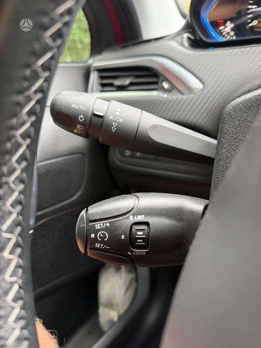 Красный Пежо 2008 2016 в Таураге, объемом двигателя 1.20 л и пробегом 115 тыс. км за 4499 €, фото 11 на AUTOMOTO.COM.LV