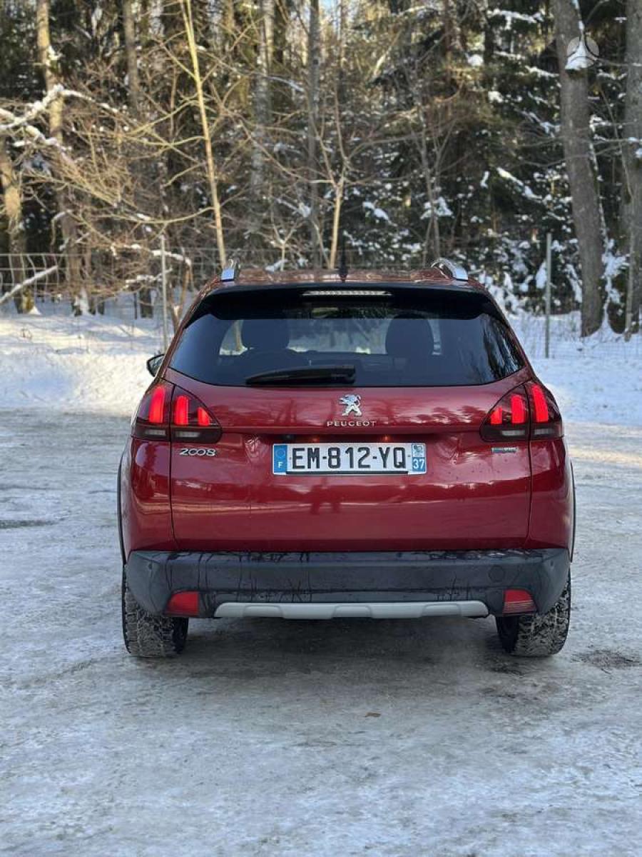 Red Peugeot 2008 2017 in Taurage, with an engine capacity of 1.20 L and mileage of 123 thousand km for 7300 €, photo 1 on AUTOMOTO.COM.LV