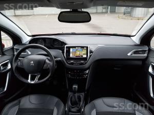 Sarkans Peugeot 2008 2017 Rīga, ar dzinēja tilpumu 1.20 L un nobraukumu 140 tūkst. km par 6000 €, foto 10 vietnē AUTOMOTO.COM.LV