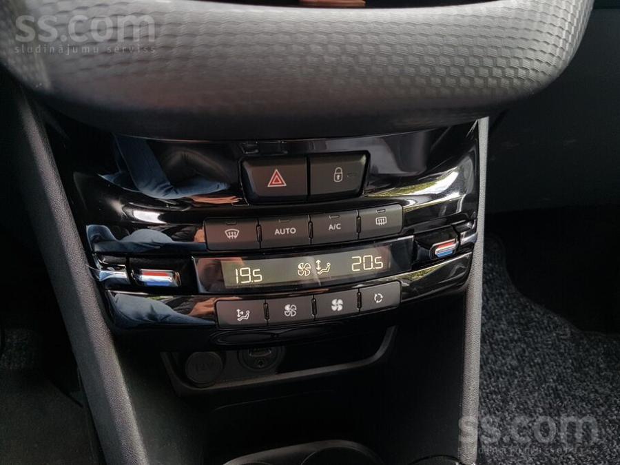 Sarkans Peugeot 2008 2017 Rīga, ar dzinēja tilpumu 1.20 L un nobraukumu 140 tūkst. km par 6000 €, foto 14 vietnē AUTOMOTO.COM.LV