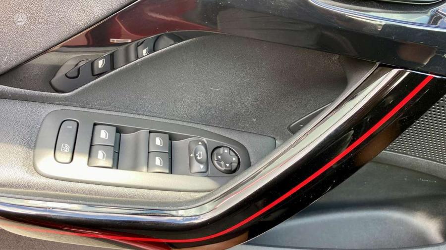 Sarkans Peugeot 2008 2017 Marijampole, ar dzinēja tilpumu 1.20 L un nobraukumu 102 tūkst. km par 8400 €, foto 33 vietnē AUTOMOTO.COM.LV