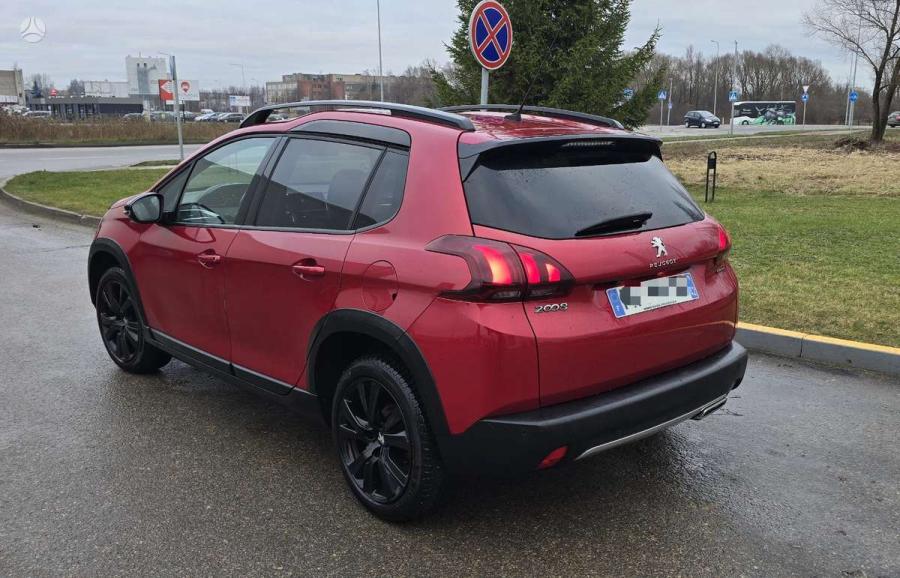 Red Peugeot 2008 2018 in Taurage, with an engine capacity of 1.20 L and mileage of 149 thousand km for 5900 €, photo 4 on AUTOMOTO.COM.LV