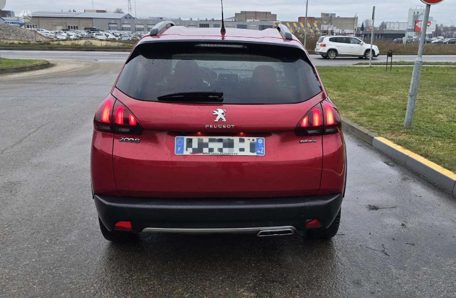 Red Peugeot 2008 2018 in Taurage, with an engine capacity of 1.20 L and mileage of 149 thousand km for 5900 €, photo 5 on AUTOMOTO.COM.LV