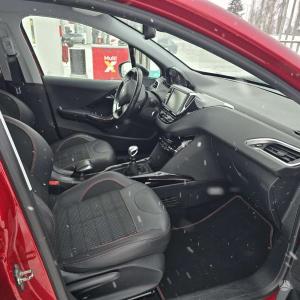 Red Peugeot 2008 2018 in Taurage, with an engine capacity of 1.20 L and mileage of 149 thousand km for 5800 €, photo 10 on AUTOMOTO.COM.LV