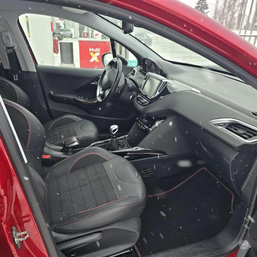 Red Peugeot 2008 2018 in Taurage, with an engine capacity of 1.20 L and mileage of 149 thousand km for 5800 €, photo 10 on AUTOMOTO.COM.LV