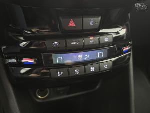 Red Peugeot 2008 2018 in Vilnius, with an engine capacity of 0.00 L and mileage of 63 thousand km for 8490 €, photo 23 on AUTOMOTO.COM.LV
