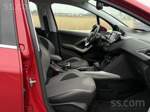 Sarkans Peugeot 2008 2018 Liepāja, ar dzinēja tilpumu 1.20 L un nobraukumu 110 tūkst. km par 8400 €, foto 13 vietnē AUTOMOTO.COM.LV