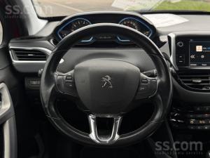 Sarkans Peugeot 2008 2018 Liepāja, ar dzinēja tilpumu 1.20 L un nobraukumu 110 tūkst. km par 8400 €, foto 18 vietnē AUTOMOTO.COM.LV