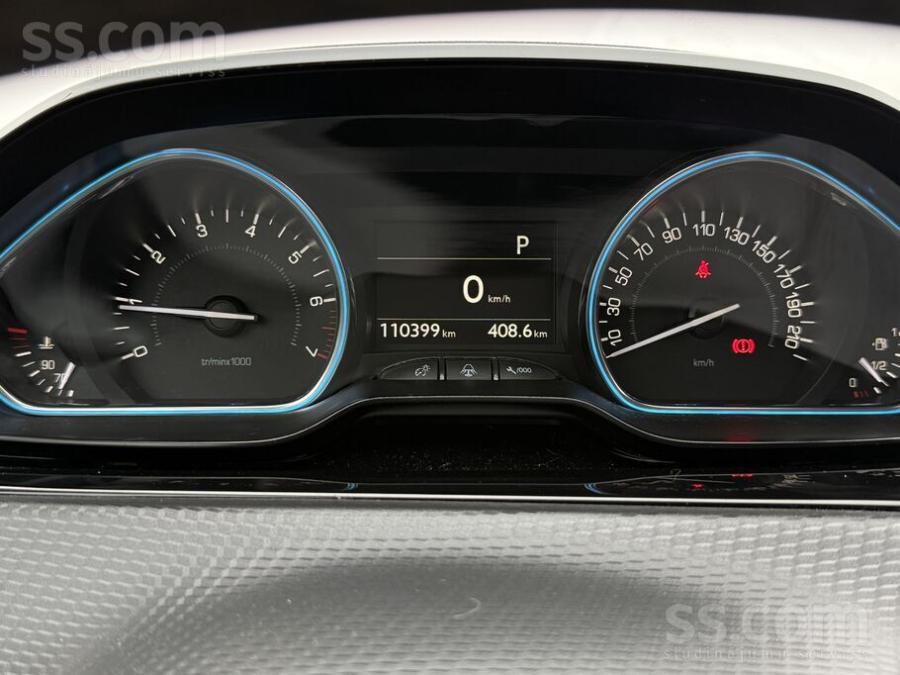 Sarkans Peugeot 2008 2018 Liepāja, ar dzinēja tilpumu 1.20 L un nobraukumu 110 tūkst. km par 8400 €, foto 19 vietnē AUTOMOTO.COM.LV