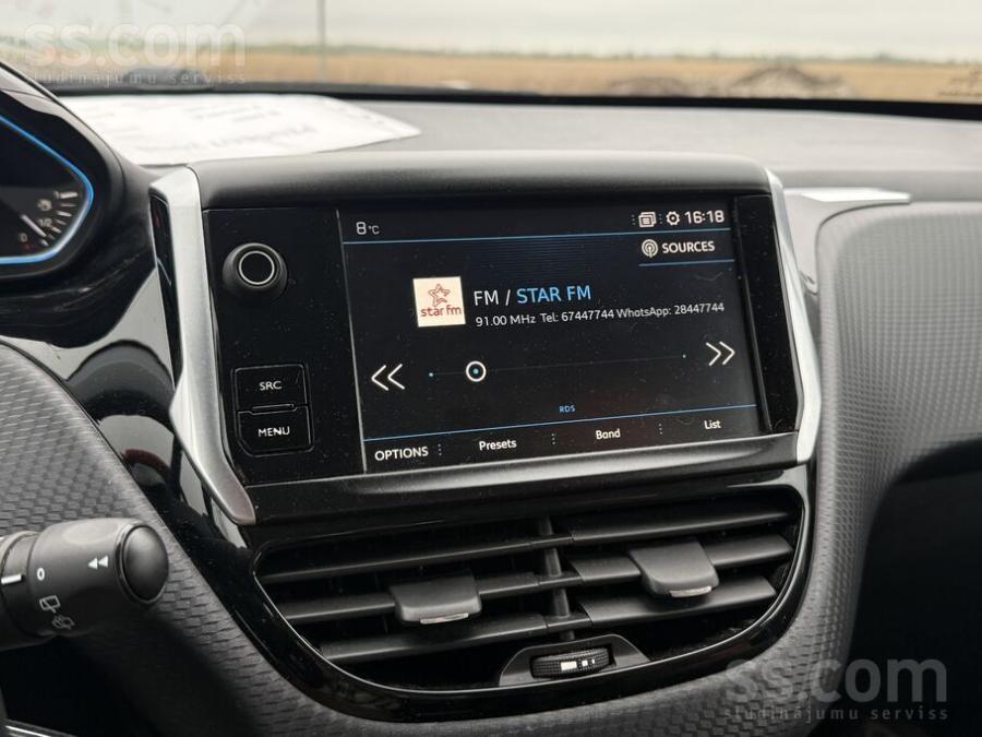 Sarkans Peugeot 2008 2018 Liepāja, ar dzinēja tilpumu 1.20 L un nobraukumu 110 tūkst. km par 8400 €, foto 22 vietnē AUTOMOTO.COM.LV
