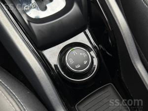 Sarkans Peugeot 2008 2018 Liepāja, ar dzinēja tilpumu 1.20 L un nobraukumu 110 tūkst. km par 8400 €, foto 26 vietnē AUTOMOTO.COM.LV