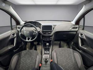 Red Peugeot 2008 2018 in Vilnius, with an engine capacity of 1.20 L and mileage of 138 thousand km for 3300 €, photo 10 on AUTOMOTO.COM.LV