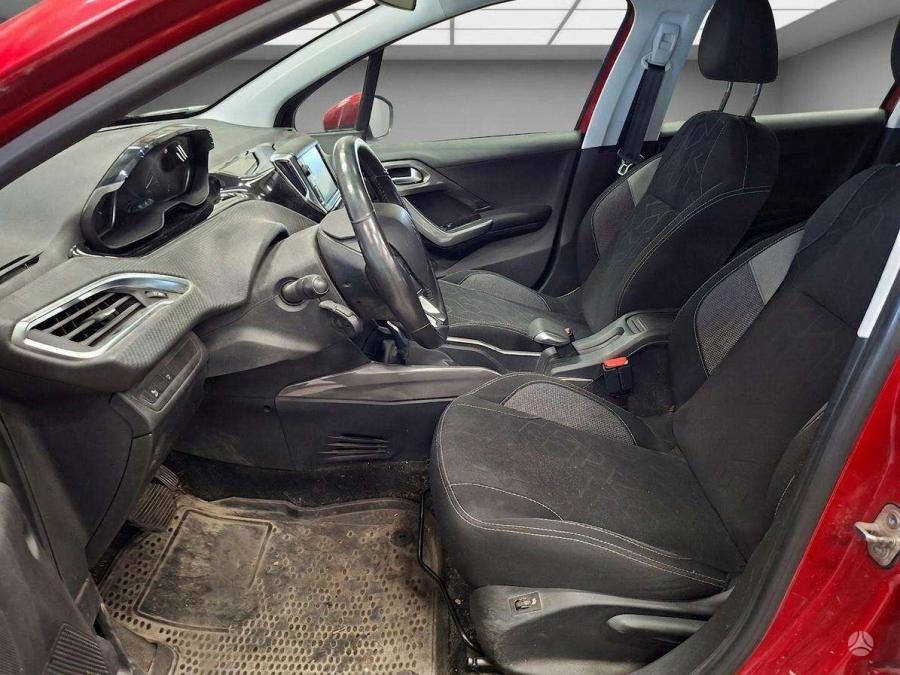 Red Peugeot 2008 2018 in Vilnius, with an engine capacity of 1.20 L and mileage of 138 thousand km for 3300 €, photo 12 on AUTOMOTO.COM.LV