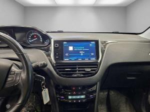 Red Peugeot 2008 2018 in Vilnius, with an engine capacity of 1.20 L and mileage of 138 thousand km for 3300 €, photo 13 on AUTOMOTO.COM.LV