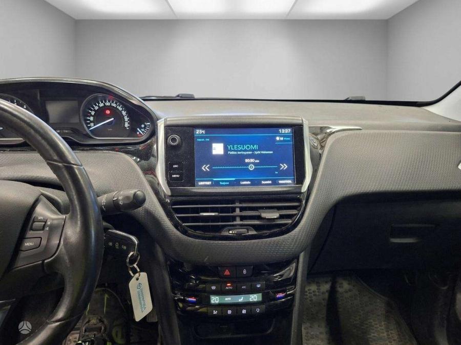 Red Peugeot 2008 2018 in Vilnius, with an engine capacity of 1.20 L and mileage of 138 thousand km for 3300 €, photo 13 on AUTOMOTO.COM.LV