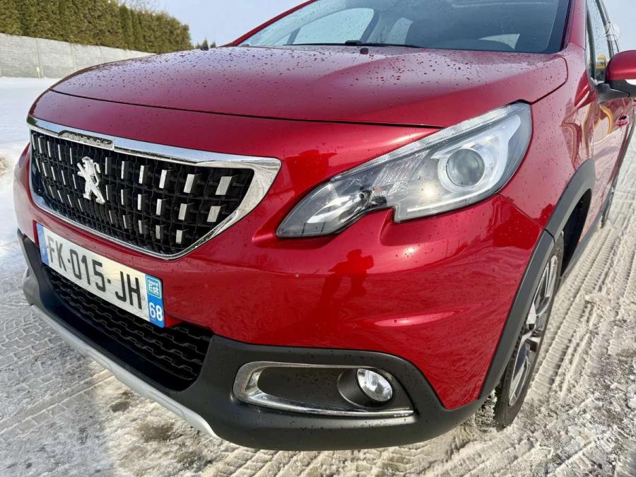 Red Peugeot 2008 2019 in Taurage, with an engine capacity of 1.20 L and mileage of 130 thousand km for 6300 €, photo 8 on AUTOMOTO.COM.LV