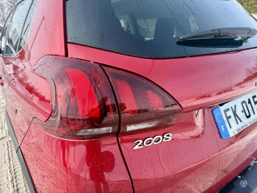 Red Peugeot 2008 2019 in Taurage, with an engine capacity of 1.20 L and mileage of 130 thousand km for 6300 €, photo 10 on AUTOMOTO.COM.LV