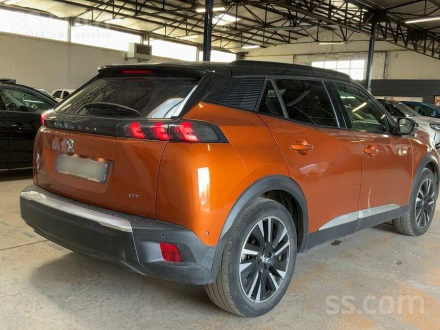 Red Peugeot 2008 2020 in Riga, with an engine capacity of 1.20 L and mileage of 103 thousand km for 17990 €, photo 3 on AUTOMOTO.COM.LV