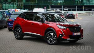 Red Peugeot 2008 2020 in Riga, with an engine capacity of 1.20 L and mileage of 113 thousand km for 13950 €, photo 4 on AUTOMOTO.COM.LV
