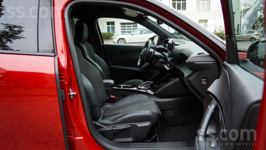 Red Peugeot 2008 2020 in Riga, with an engine capacity of 1.20 L and mileage of 113 thousand km for 13950 €, photo 13 on AUTOMOTO.COM.LV