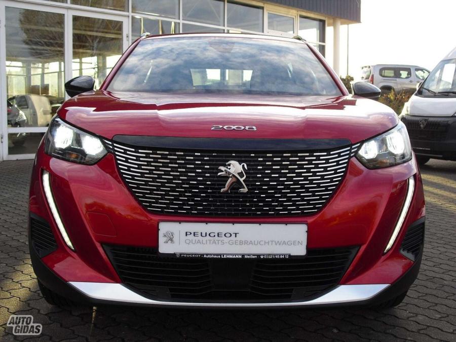 Red Peugeot 2008 2023 in Kaunas, with an engine capacity of 1.20 L and mileage of 10 thousand km for 23420 €, photo 1 on AUTOMOTO.COM.LV