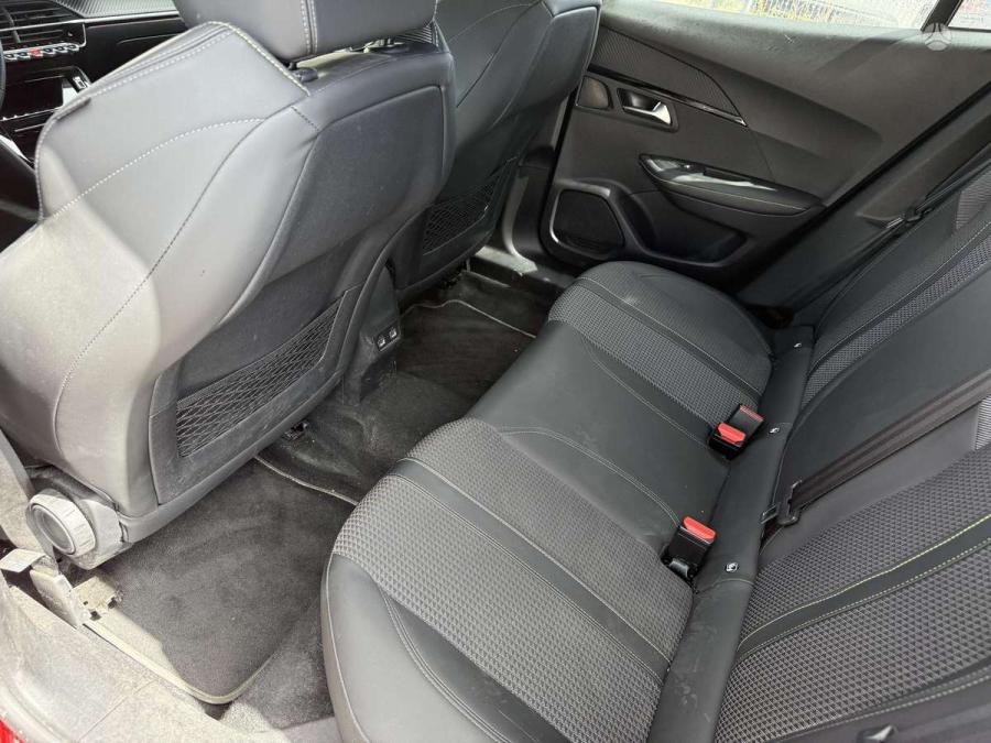 Red Peugeot 2008 2023 in Taurage, with an engine capacity of 0.00 L and mileage of 142 thousand km for 15000 €, photo 12 on AUTOMOTO.COM.LV
