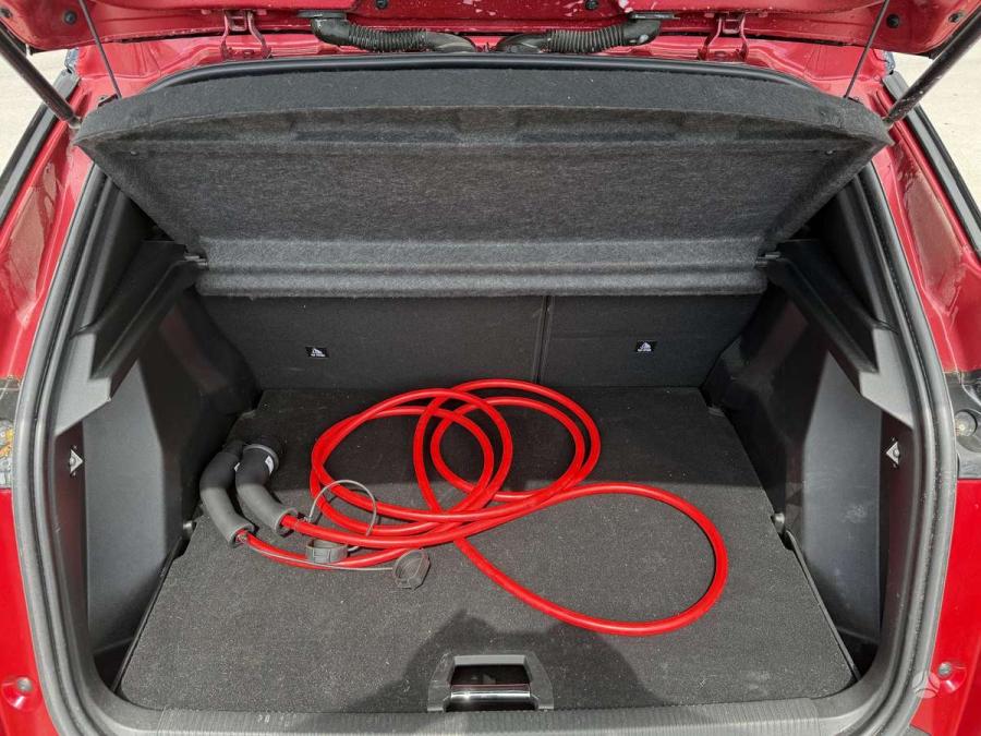 Red Peugeot 2008 2023 in Taurage, with an engine capacity of 0.00 L and mileage of 142 thousand km for 15000 €, photo 19 on AUTOMOTO.COM.LV