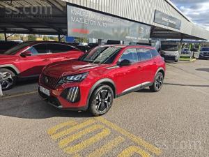 Sarkans Peugeot 2008 2024 Rīga, ar dzinēja tilpumu 1.20 L un nobraukumu 32 tūkst. km par 18900 €, foto  vietnē AUTOMOTO.COM.LV