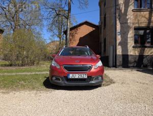 Sarkans Peugeot 2008 2014 Rīga, ar dzinēja tilpumu 1.40 L un nobraukumu 176 tūkst. km par 4300 €, foto 3 vietnē AUTOMOTO.COM.LV