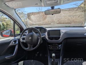 Sarkans Peugeot 2008 2014 Rīga, ar dzinēja tilpumu 1.40 L un nobraukumu 176 tūkst. km par 4300 €, foto 8 vietnē AUTOMOTO.COM.LV