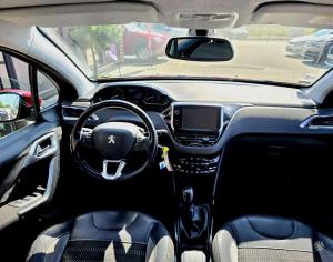 Sarkans Peugeot 2008 2016 Tauragė, ar dzinēja tilpumu 1.60 L un nobraukumu 260 tūkst. km par 2900 €, foto 14 vietnē AUTOMOTO.COM.LV