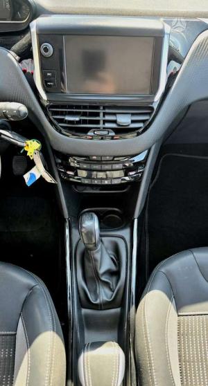 Sarkans Peugeot 2008 2016 Tauragė, ar dzinēja tilpumu 1.60 L un nobraukumu 260 tūkst. km par 2900 €, foto 18 vietnē AUTOMOTO.COM.LV