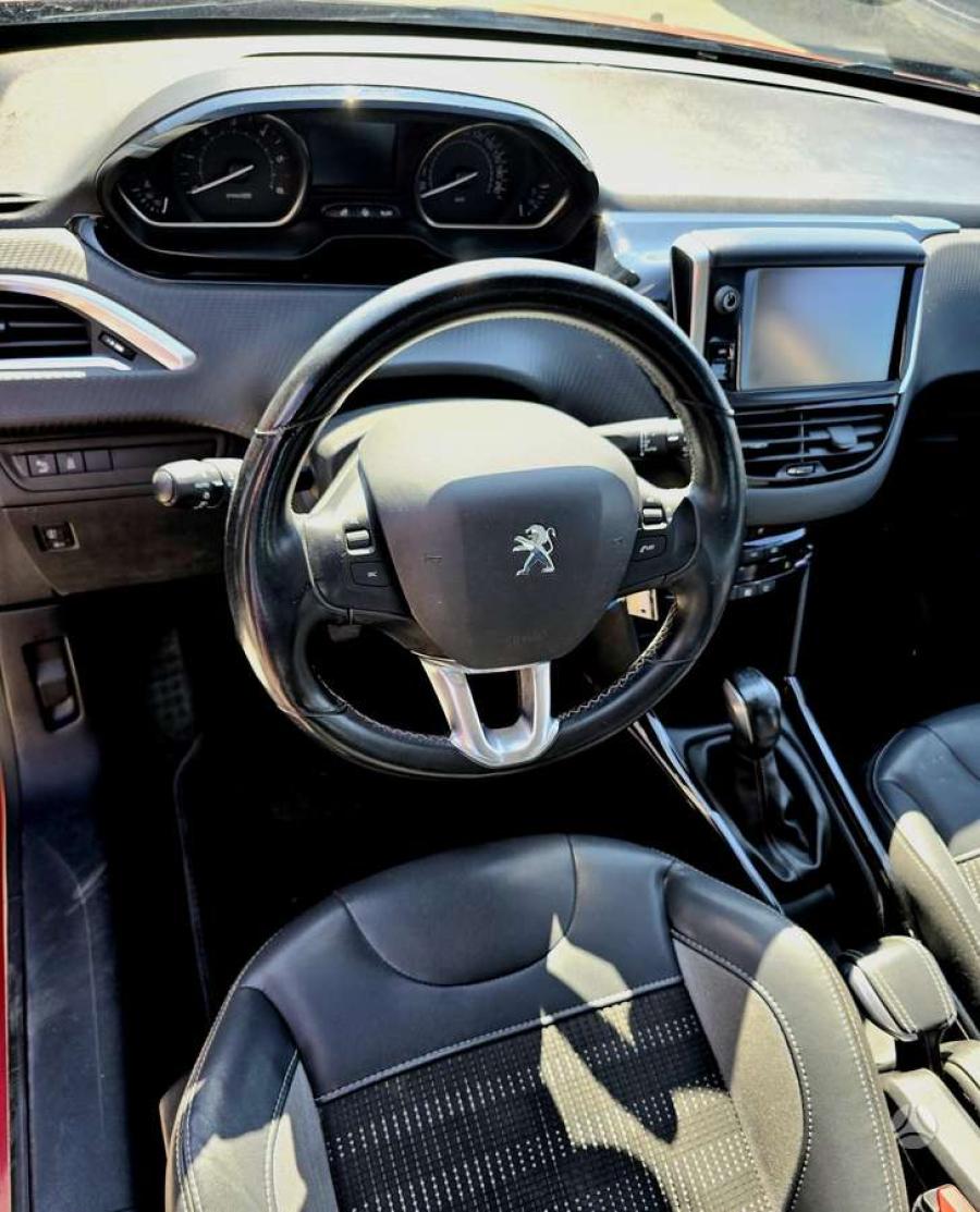 Sarkans Peugeot 2008 2016 Tauragė, ar dzinēja tilpumu 1.60 L un nobraukumu 260 tūkst. km par 2900 €, foto 20 vietnē AUTOMOTO.COM.LV