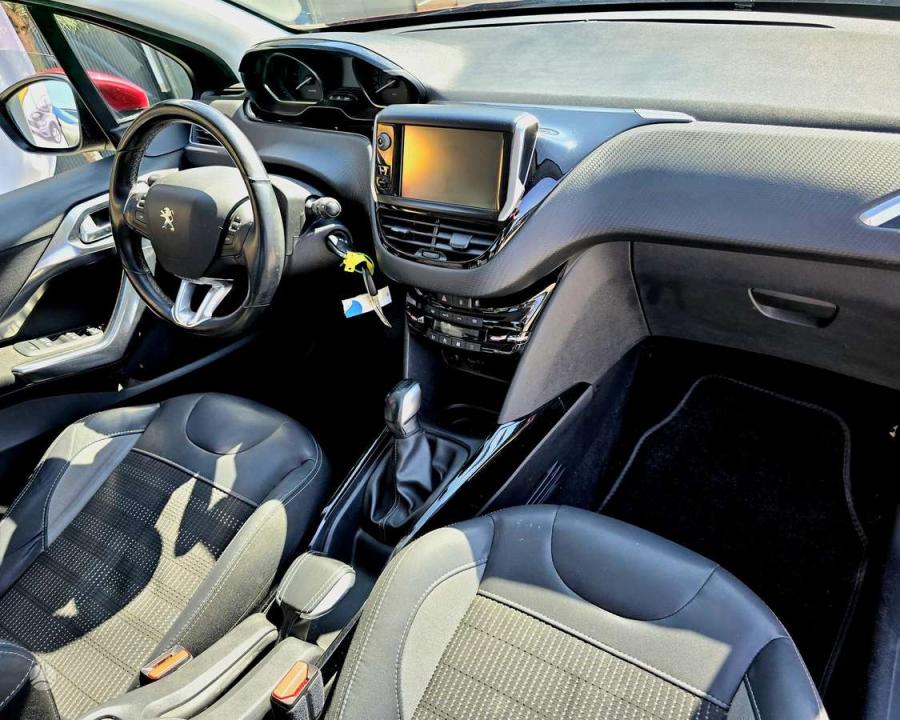 Sarkans Peugeot 2008 2016 Tauragė, ar dzinēja tilpumu 1.60 L un nobraukumu 260 tūkst. km par 2900 €, foto 22 vietnē AUTOMOTO.COM.LV