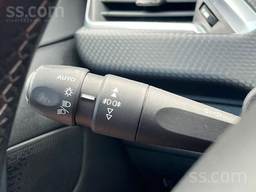 Red Peugeot 2008 2016 in Riga, with an engine capacity of 1.20 L and mileage of 0 thousand km for 7899 €, photo 20 on AUTOMOTO.COM.LV