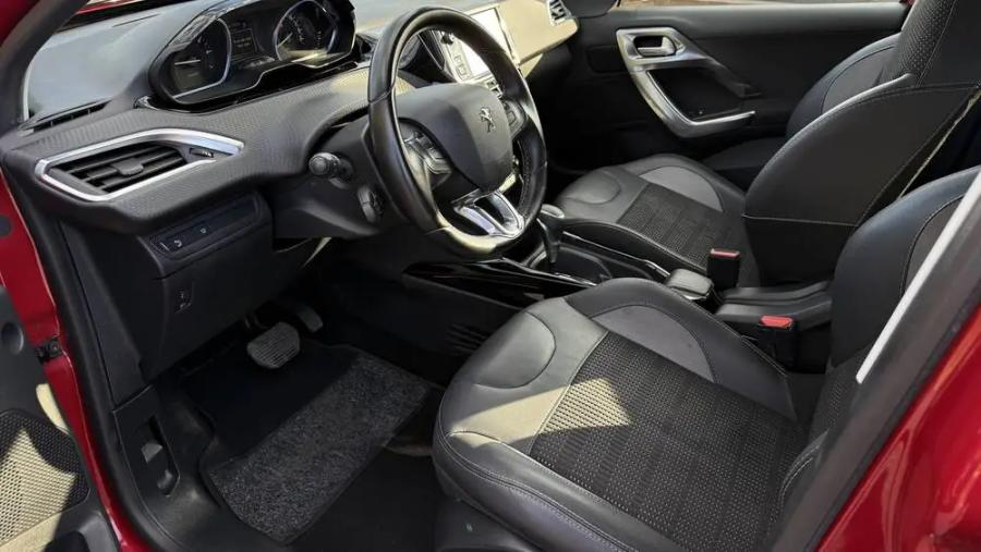 Sarkans Peugeot 2008 2018 Jūrmala, ar dzinēja tilpumu 1.20 L un nobraukumu 133 tūkst. km par 6950 €, foto 26 vietnē AUTOMOTO.COM.LV